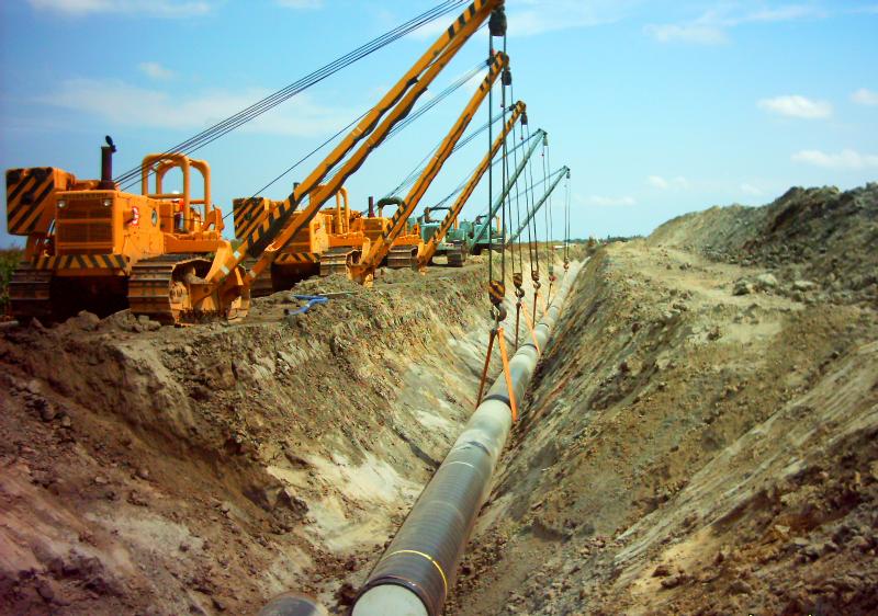 Pipeline preparation works for lowering (May 2007)